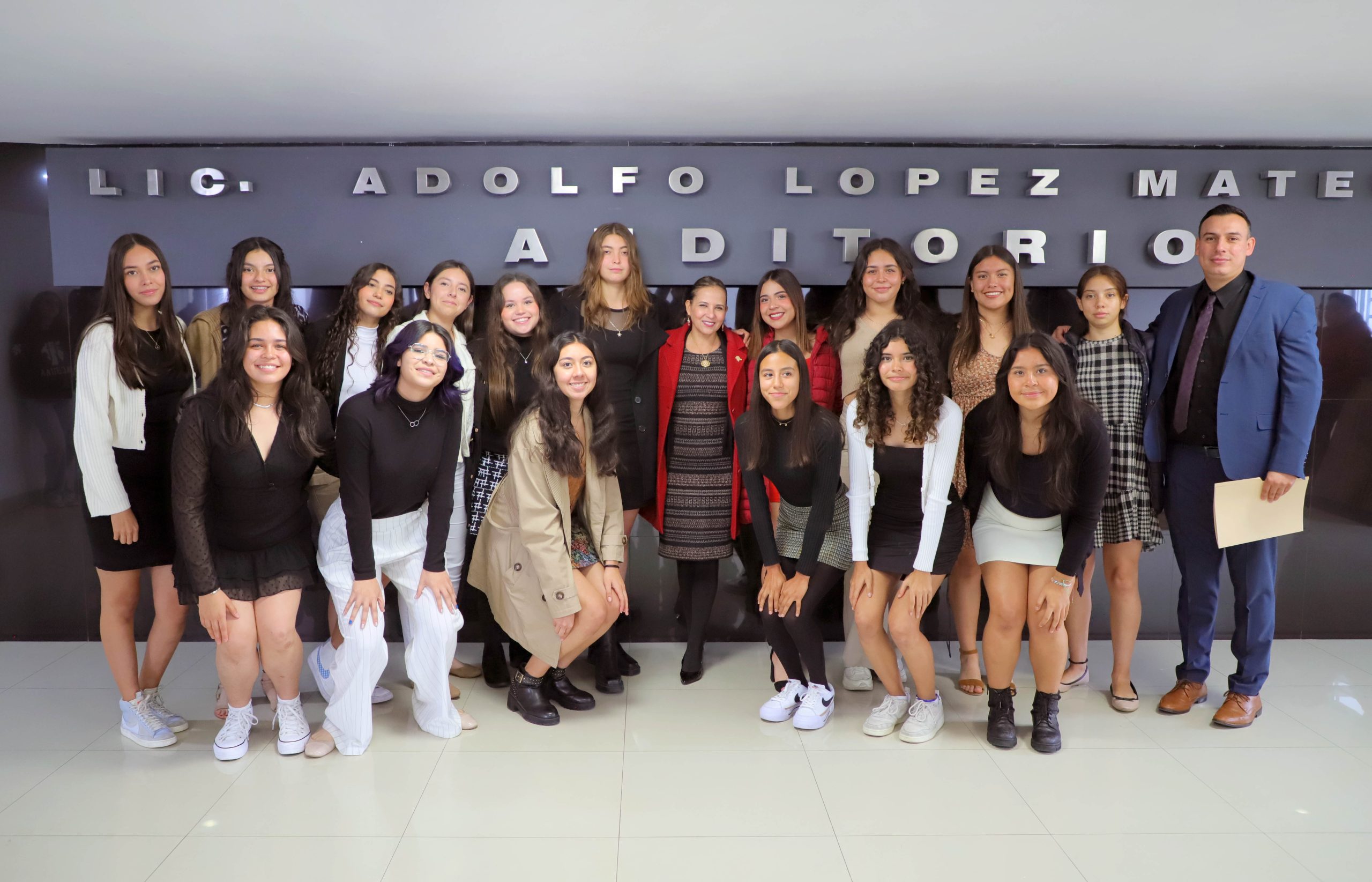Celebra UAA logros de estudiantes del Centro de Educación Media - UAA ...