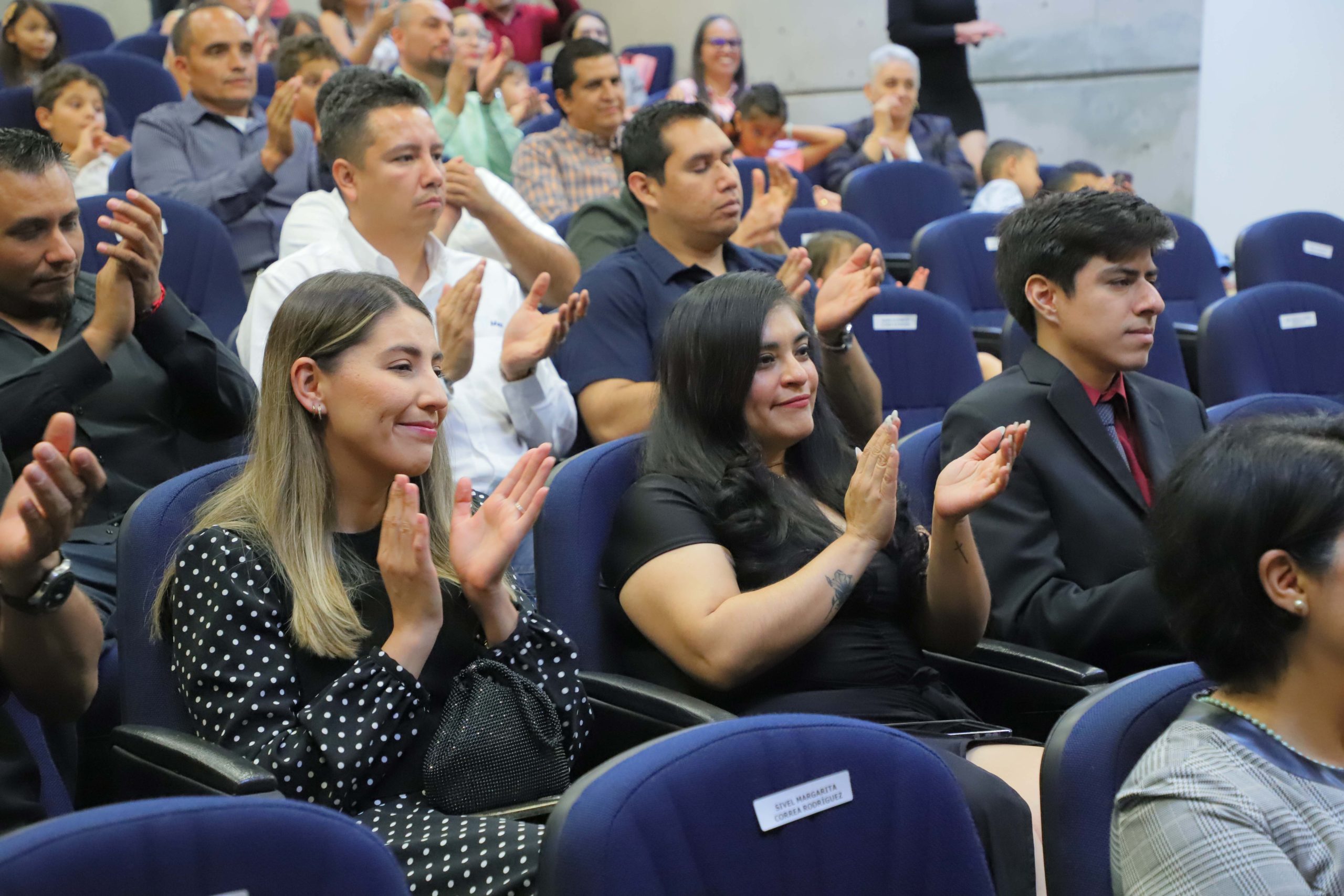 47 professionals completed their diplomas in Foreign Trade and Customs ...