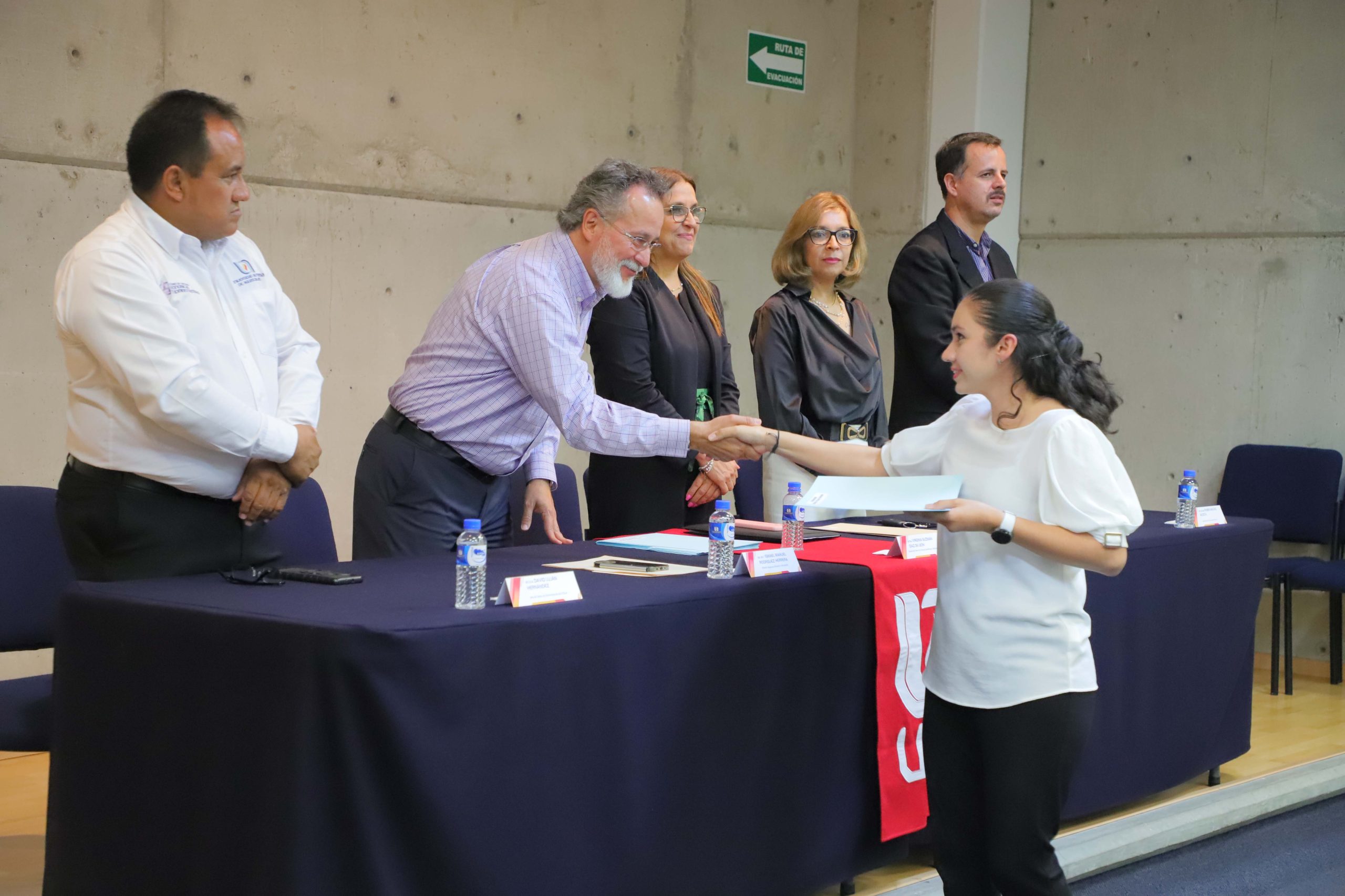 47 professionals completed their diplomas in Foreign Trade and Customs ...